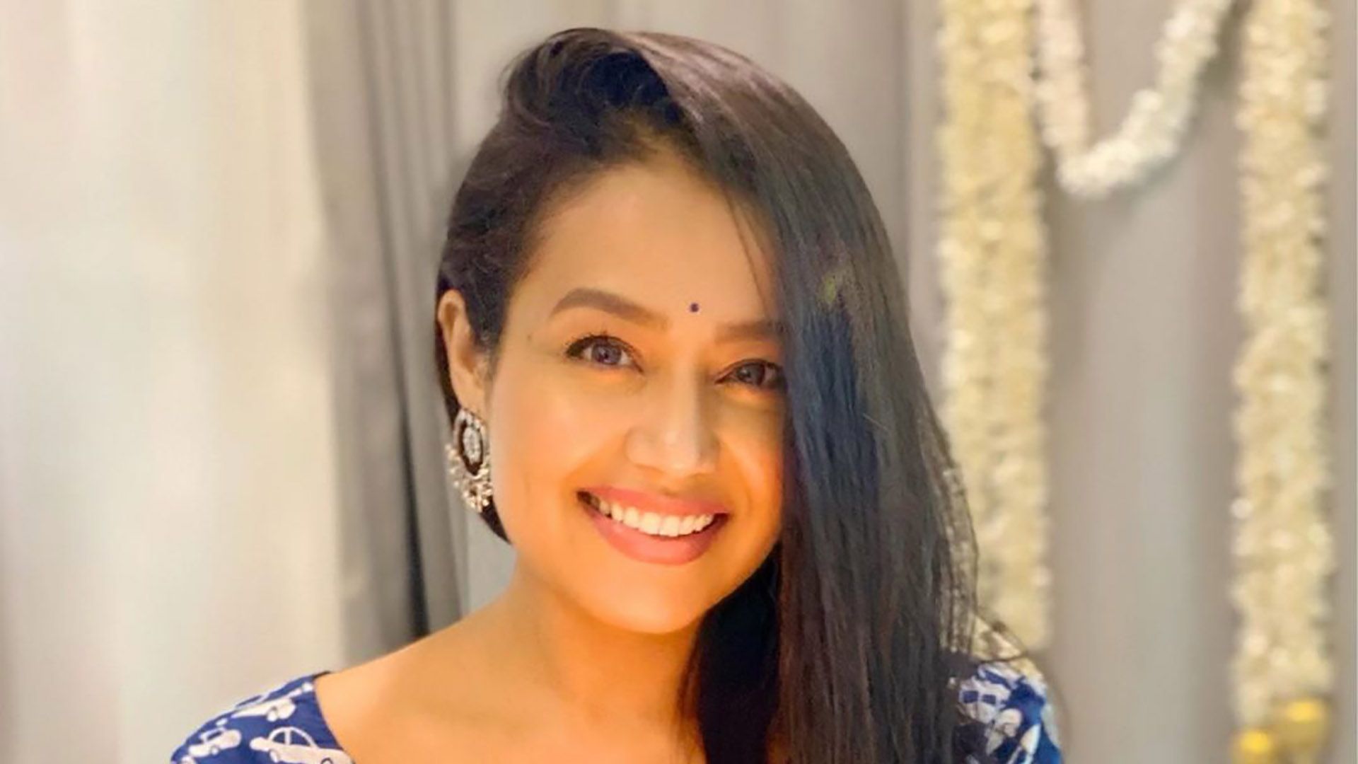 Neha Kakkar Wallpapers 4k Hd Neha Kakkar Backgrounds On Wallpaperbat