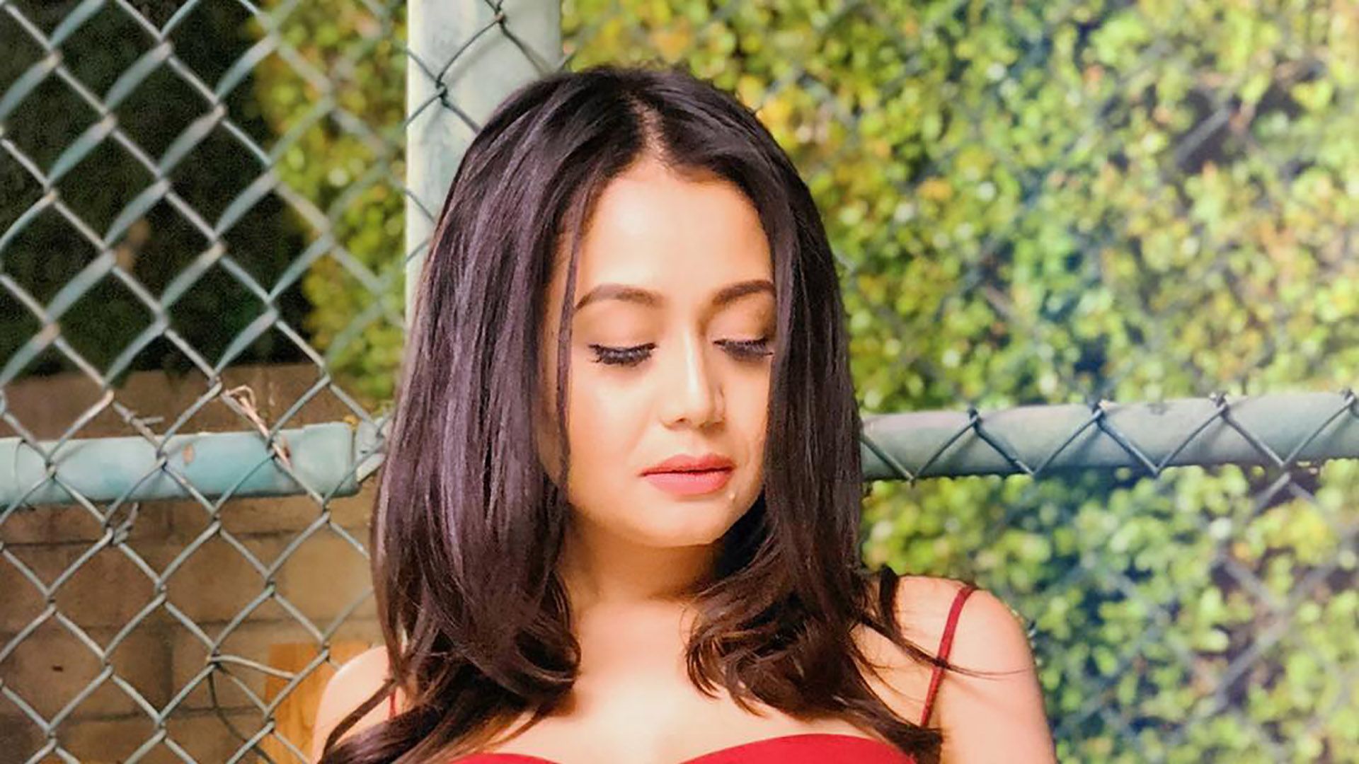 Neha Kakkar Wallpapers 4k Hd Neha Kakkar Backgrounds On Wallpaperbat