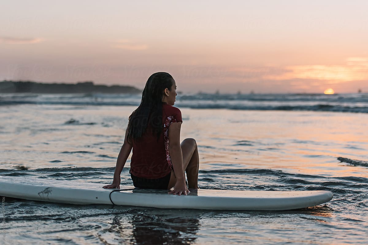 Surf Girl Sunset Wallpapers 4k Hd Surf Girl Sunset Backgrounds On
