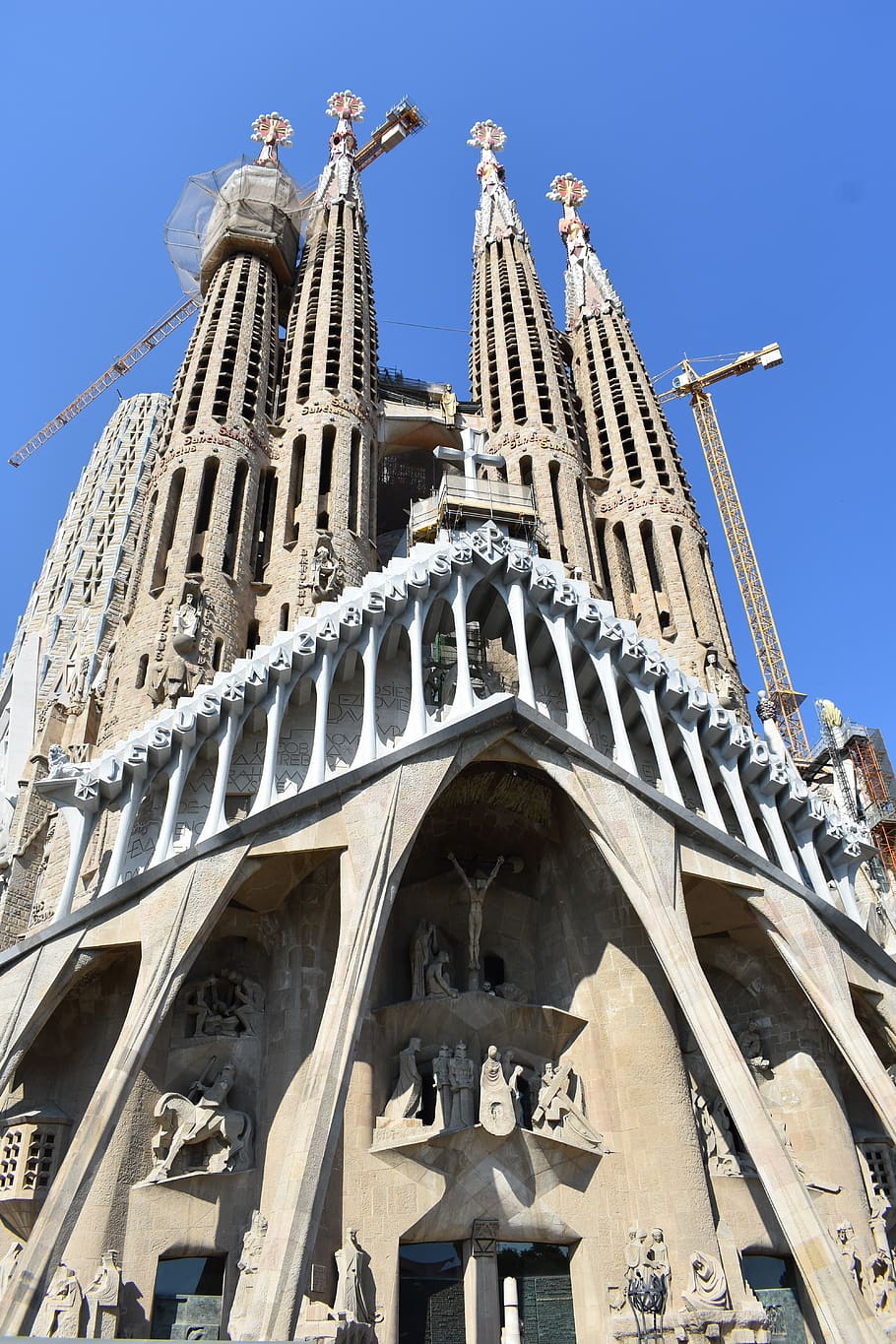 La Sagrada Familia Wallpapers 4k Hd La Sagrada Familia Backgrounds On Wallpaperbat