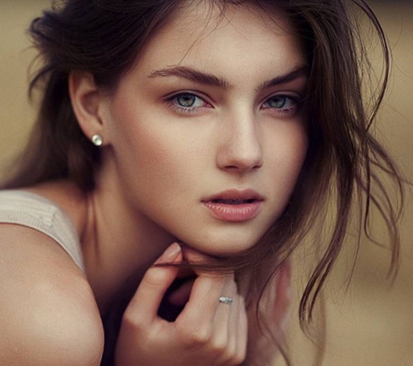 Cute Girl Wallpapers 4k Hd Cute Girl Backgrounds On Wallpaperbat