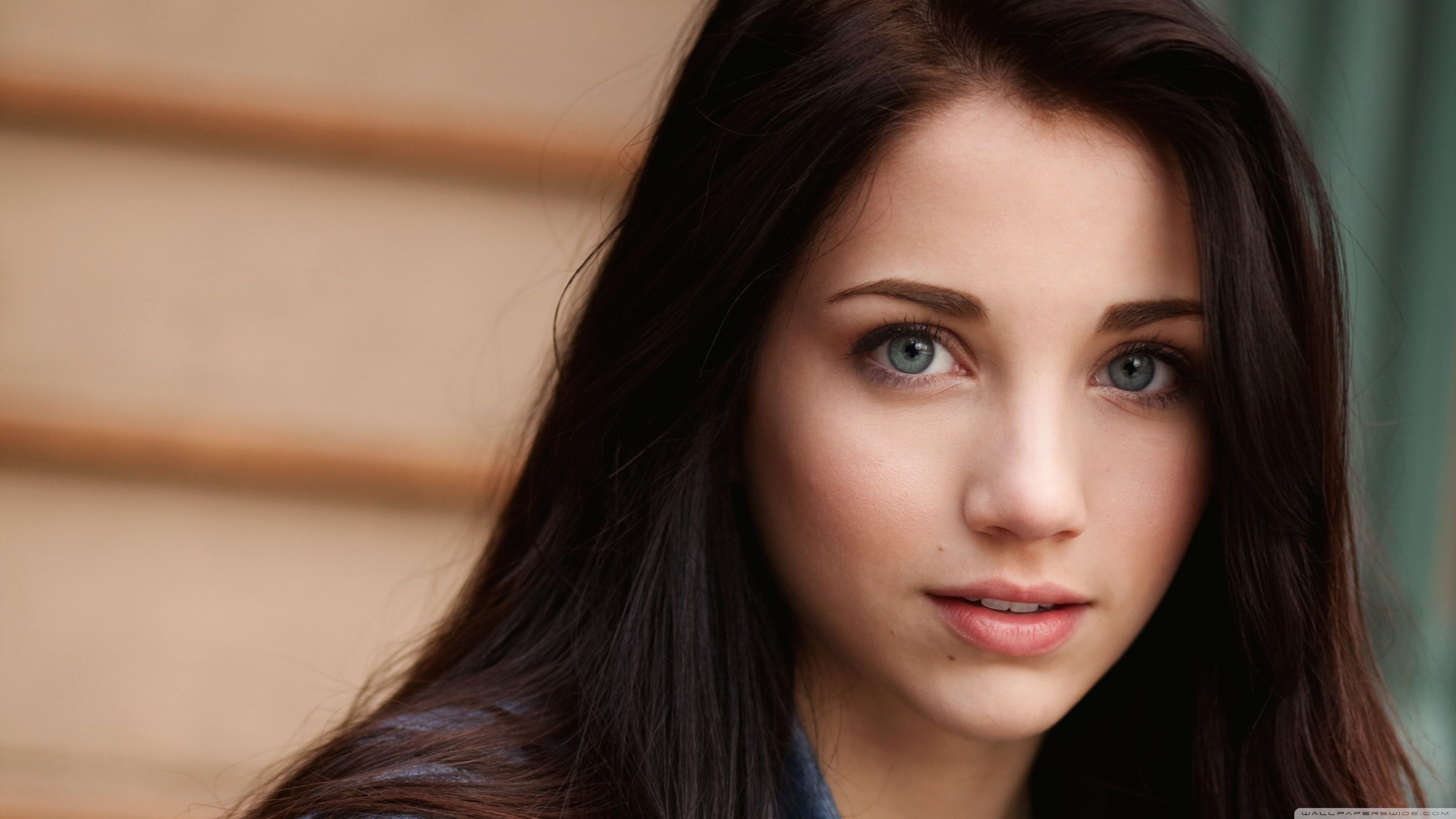 Emily Rudd Wallpapers 4k Hd Emily Rudd Backgrounds On Wallpaperbat