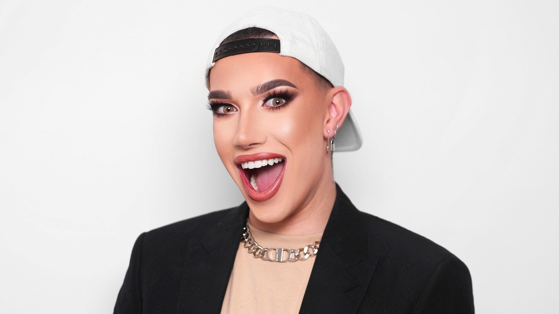 James Charles Wallpapers 4k Hd James Charles Backgrounds On Wallpaperbat